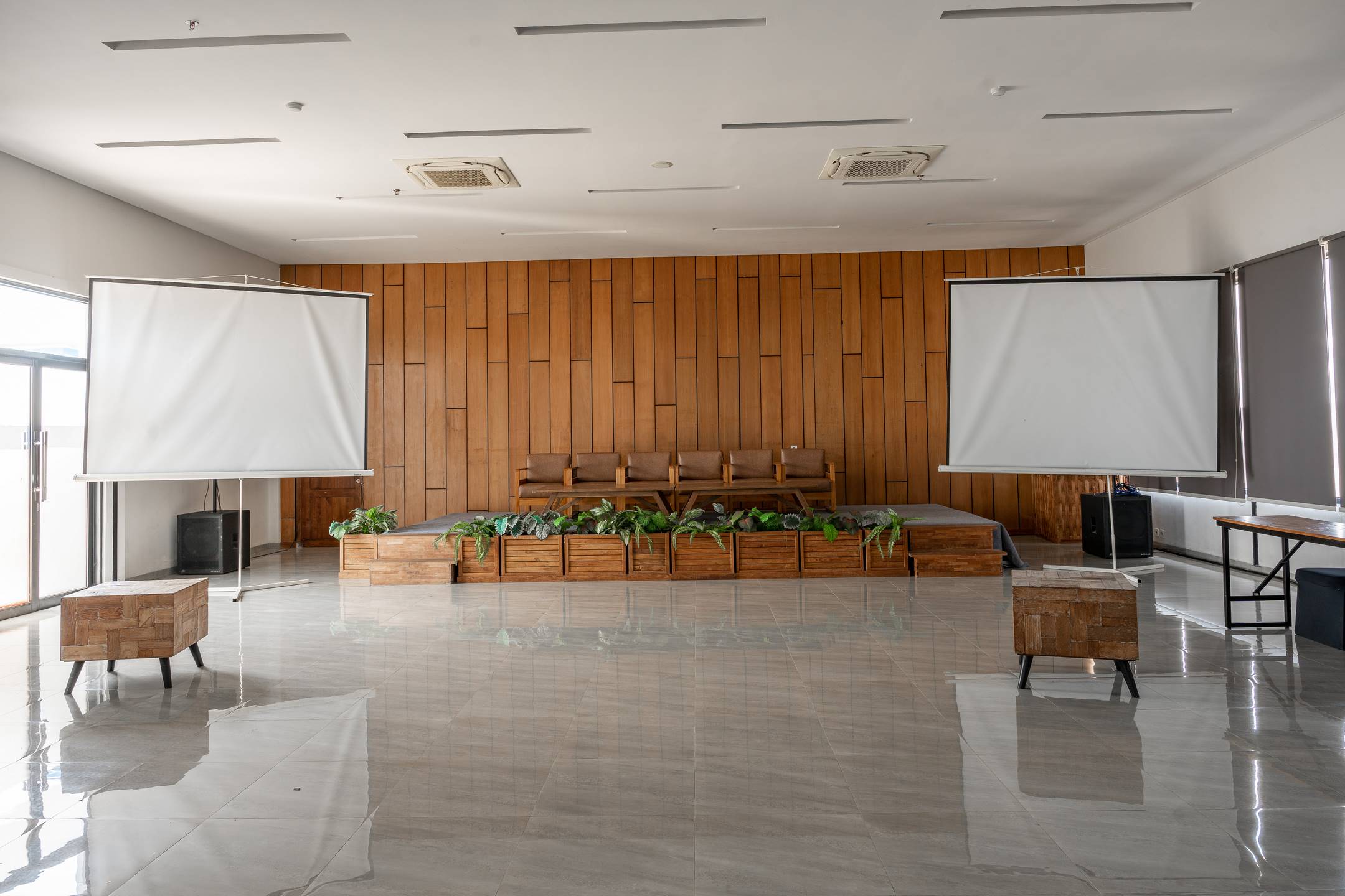 Pinus Hall – Pollos Hotel Gallery