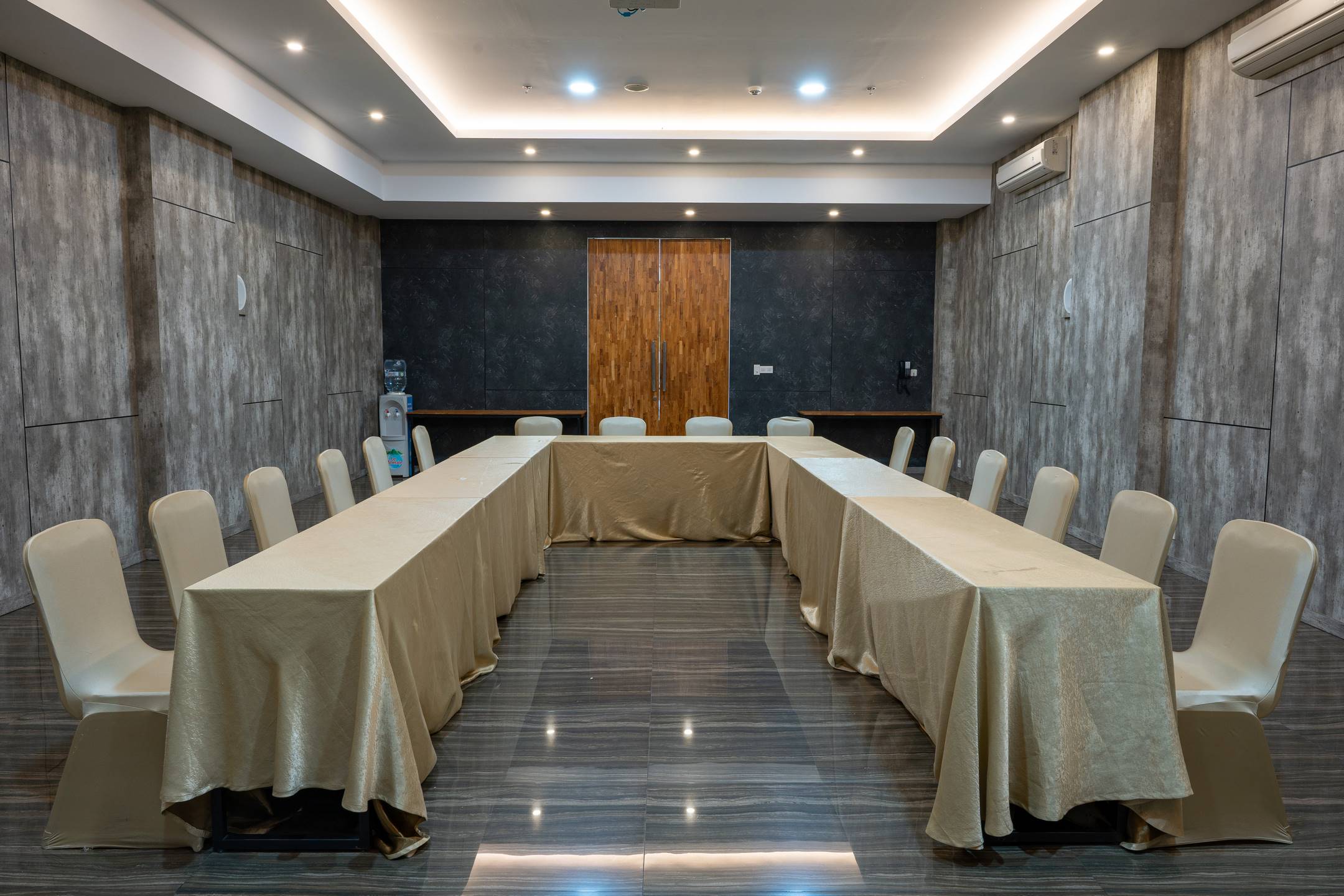 Sungkai 2 – Pollos Hotel Gallery